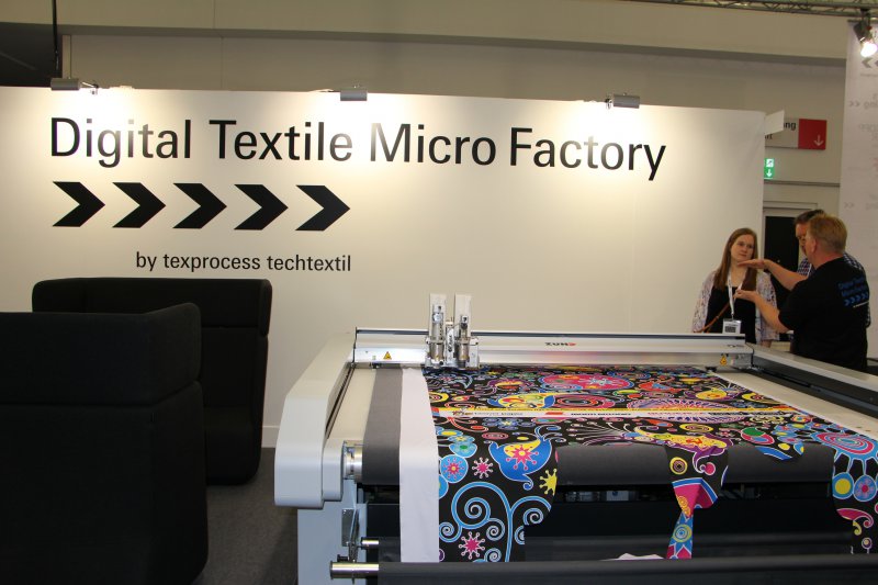 The worksteps in the Microfactory Step 3 – Cutting | textile network