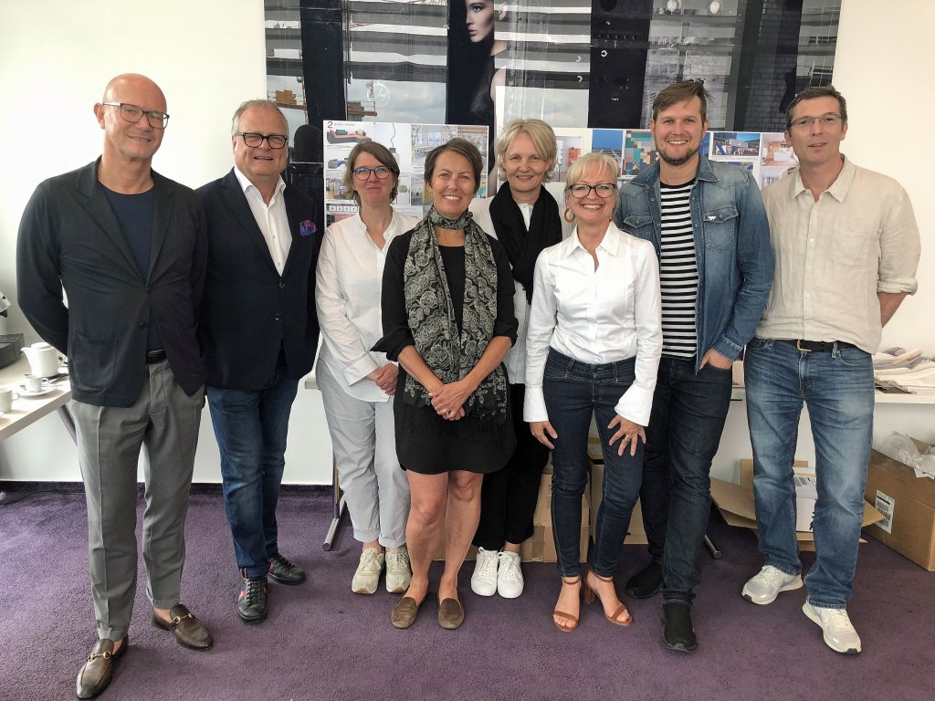 Joint stand to be expanded | textile network