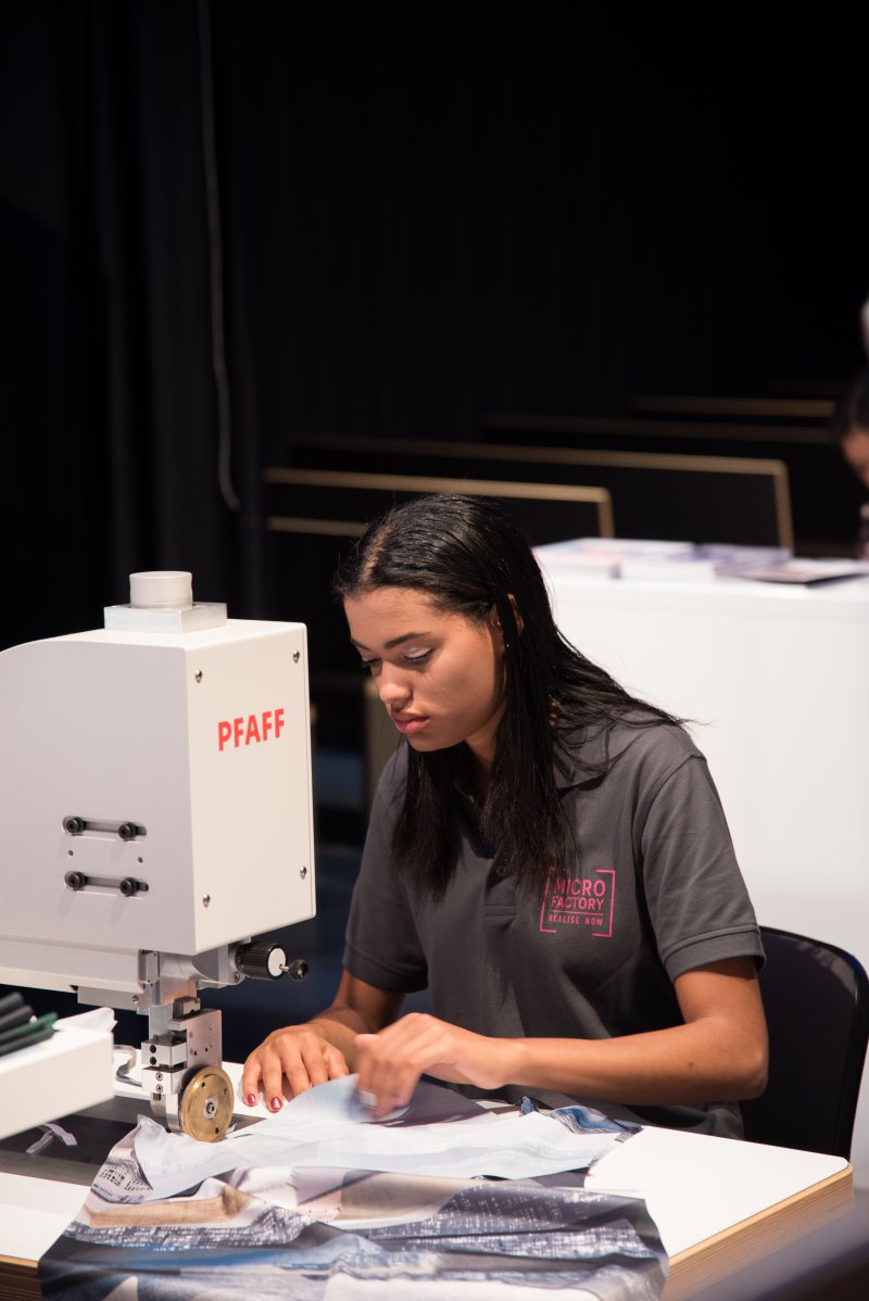 The worksteps in the Microfactory – Step 4: Finishing | textile network