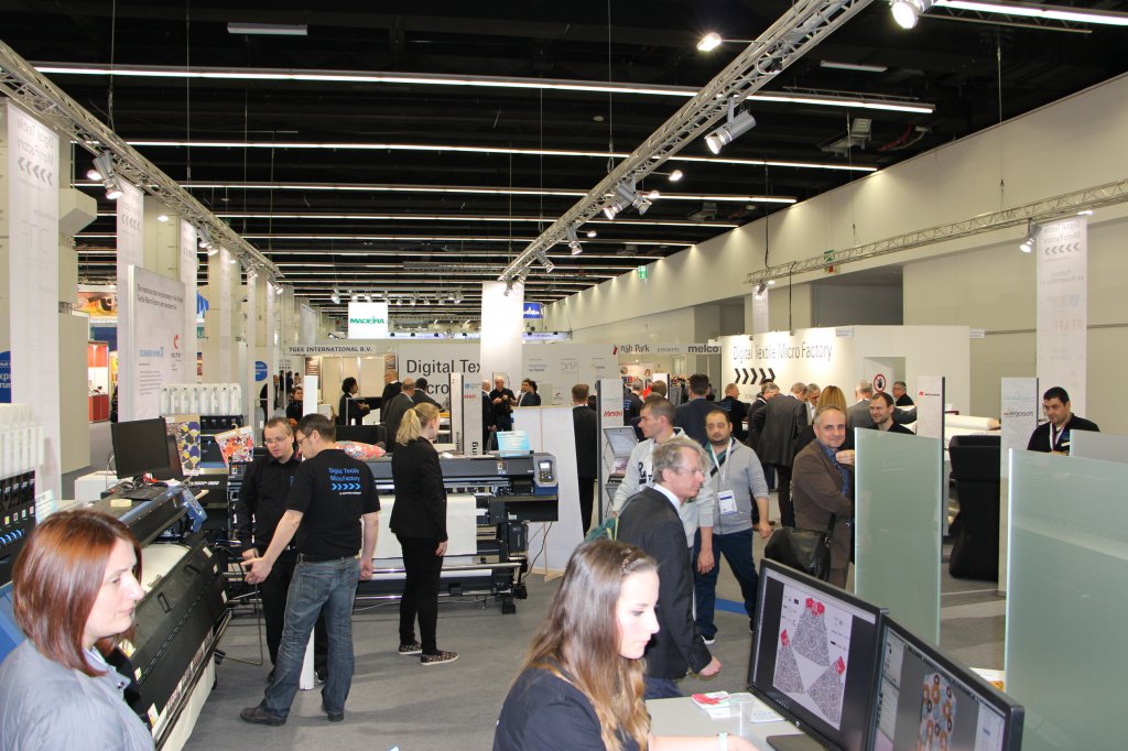 Through the year with the Microfactory | textile network